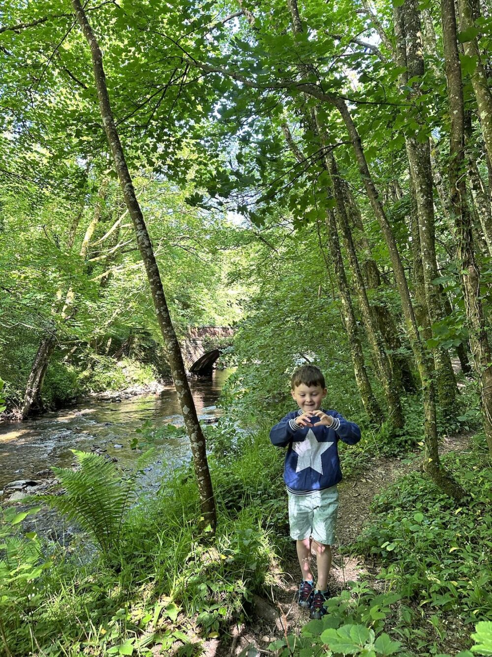 BATMAN'S SUMMERHOUSE - CABIN STAY DEVON - Penelope, Parker & Toddler